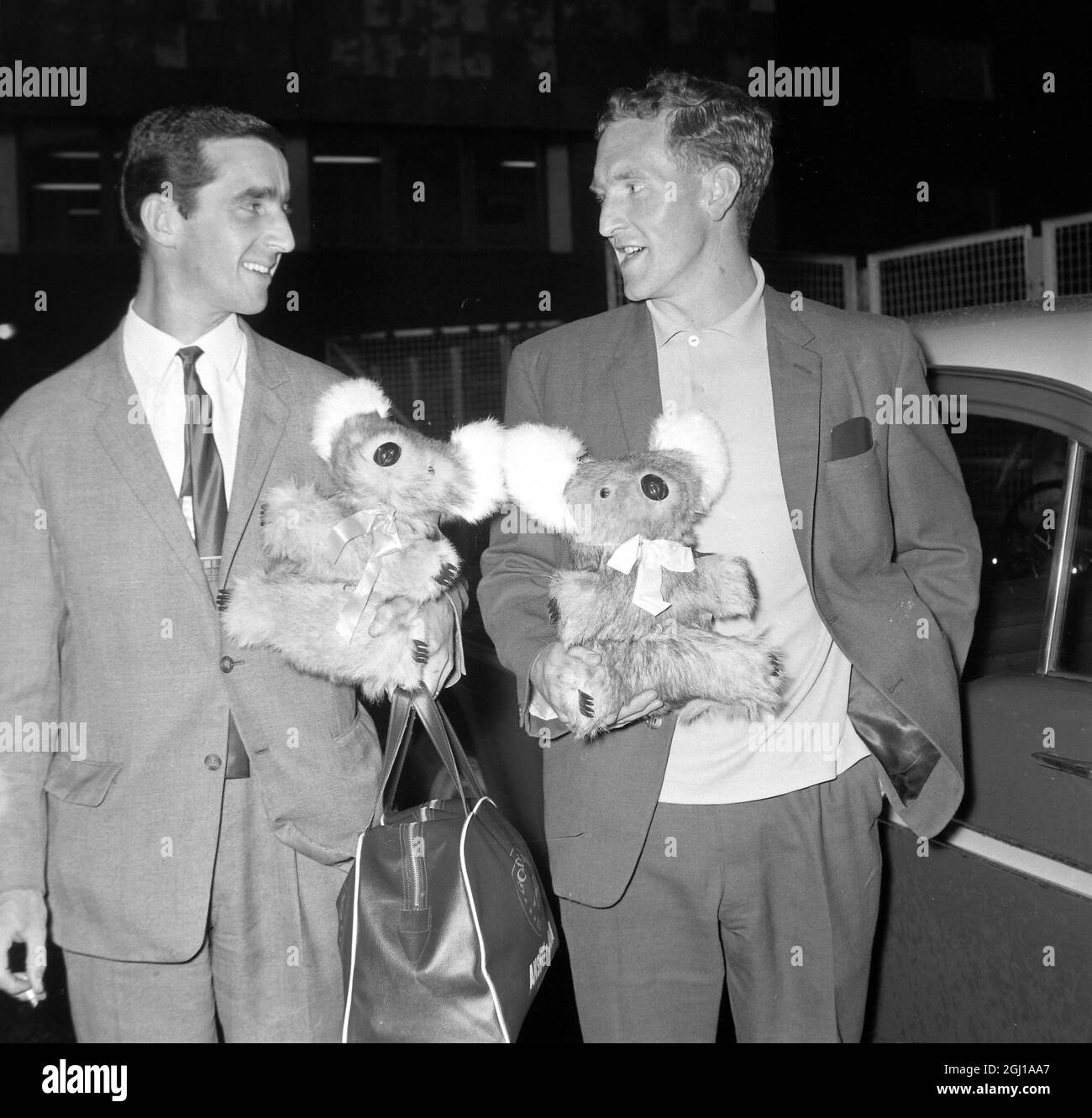 FOOTBALL EVERTON FOOTBALL CLUB ARRIVE BACK FROM AUSTRALIA PLAYERS WITH ...