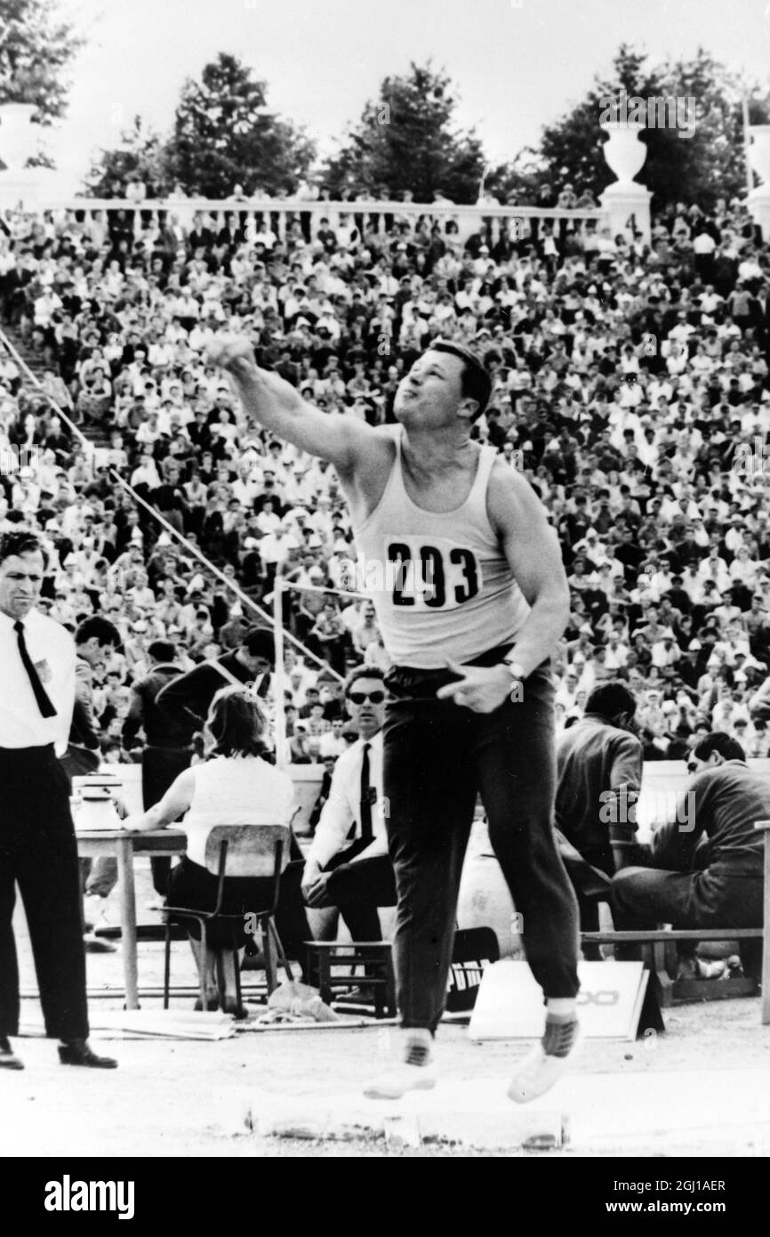 Soviet athlete hi-res stock photography and images - Alamy