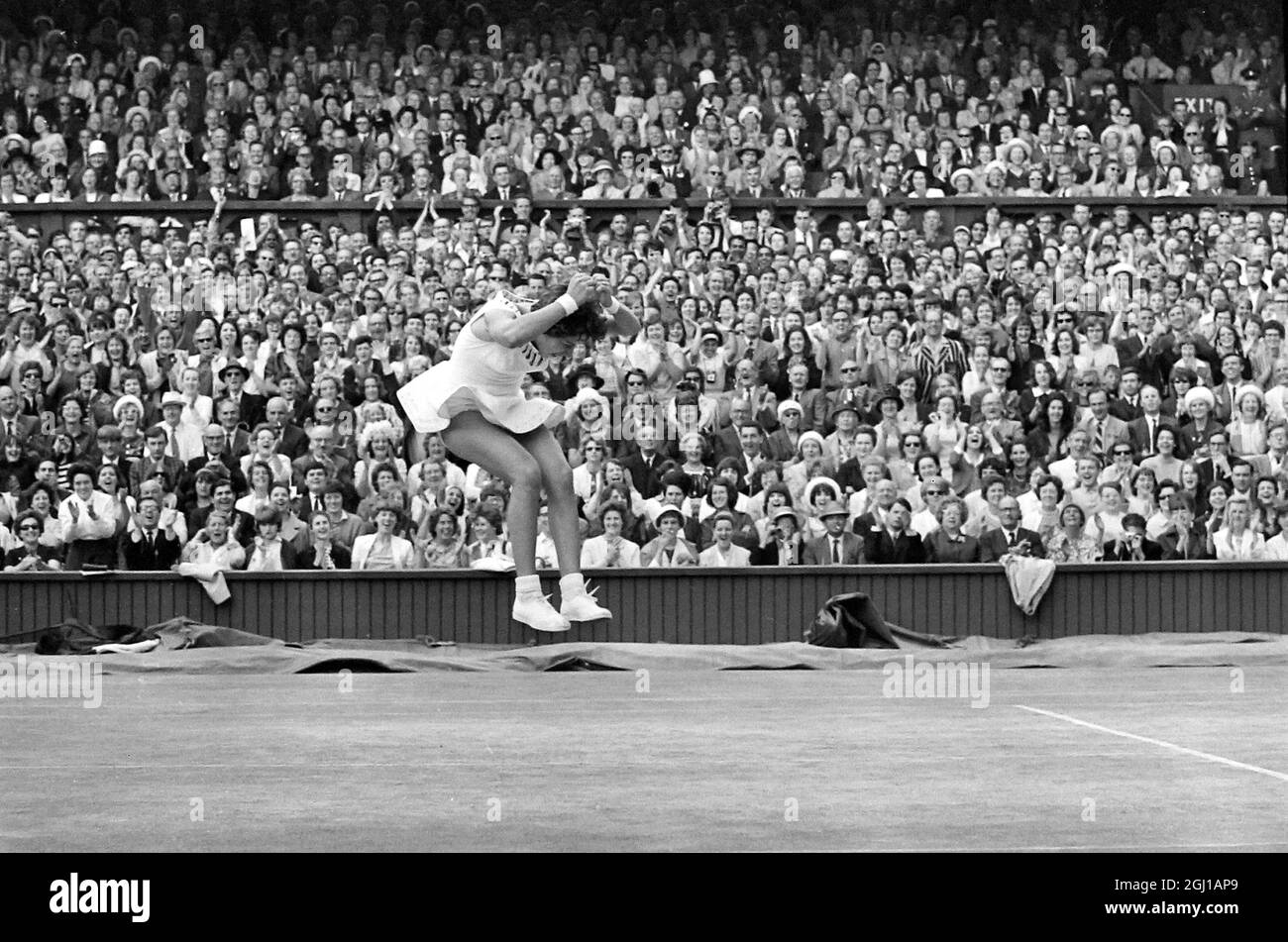 MARIA BUENO WINS WIMBLEDON V MARGARET SMITH IN ACTION IN THE ALL ...