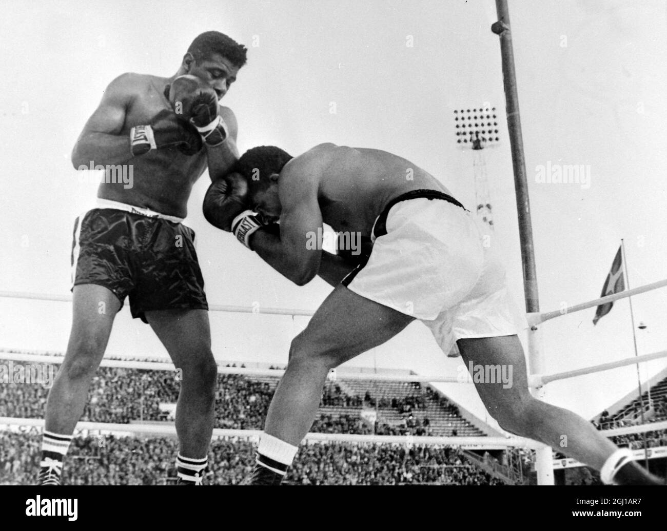 BOXING EDDIE MACHEN V FLOYD PATTERSON IN ACTION IN STOCKHOM, SWEDEN ...