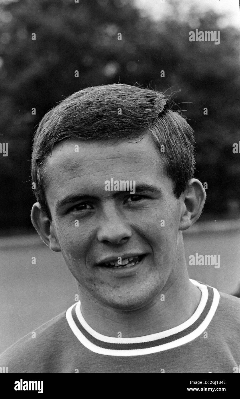 JOHN HOLLINS - PORTRAIT OF FOOTBALLER OF CHELSEA FOOTBALL CLUB FC TEAM ...