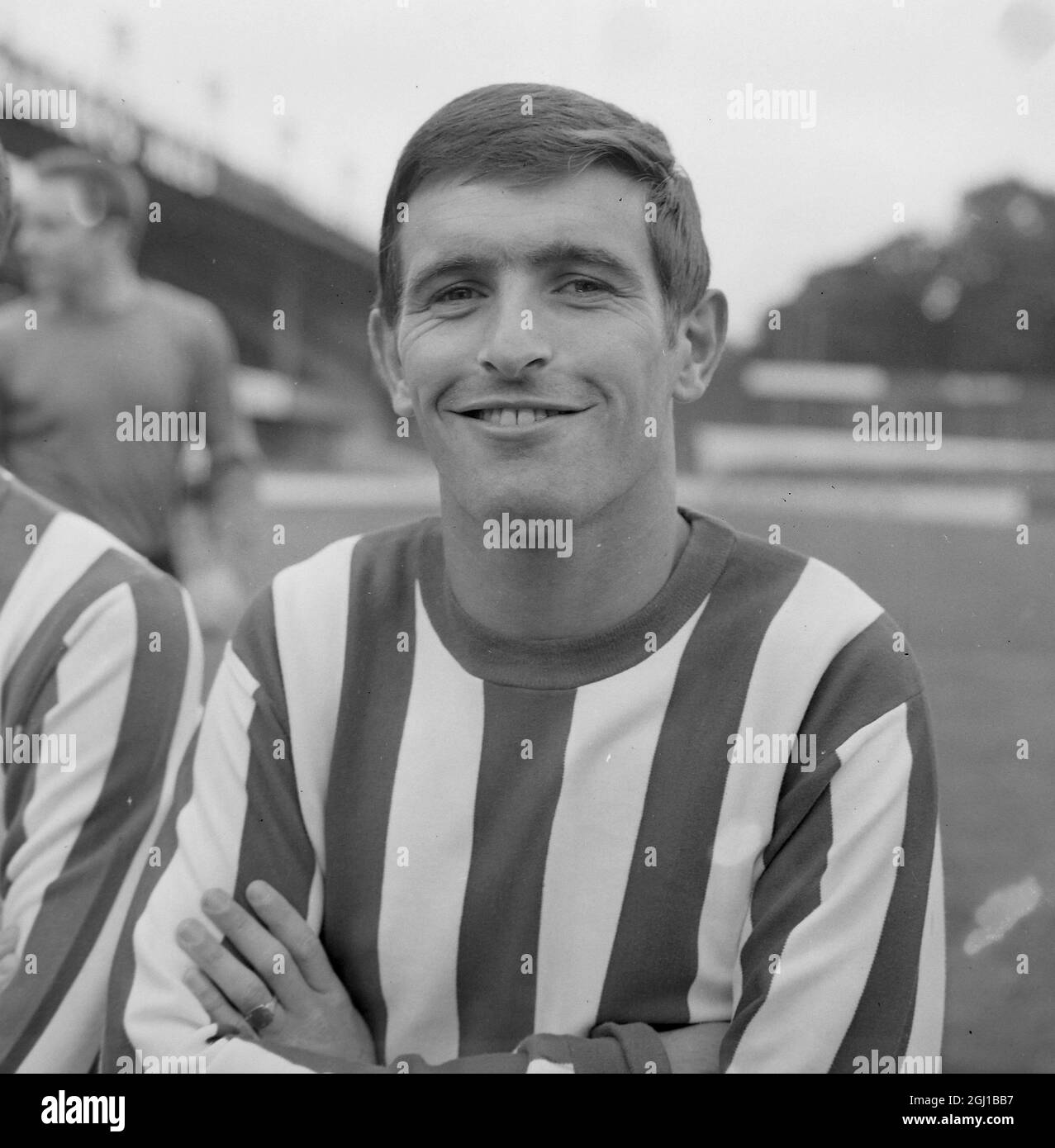 JOHN SYDENHAM - PORTRAIT OF FOOTBALLER OF SOUTHAMPTON FC FOOTBALL CLUB ...