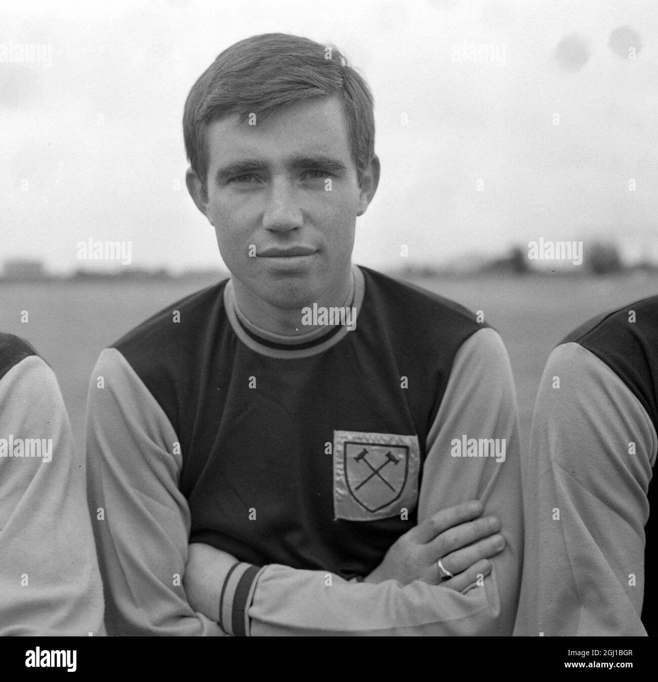 RON BOYCE - PORTRAIT OF FOOTBALLER OF WEST HAM FC FOOTBALL CLUB TEAM IN ...