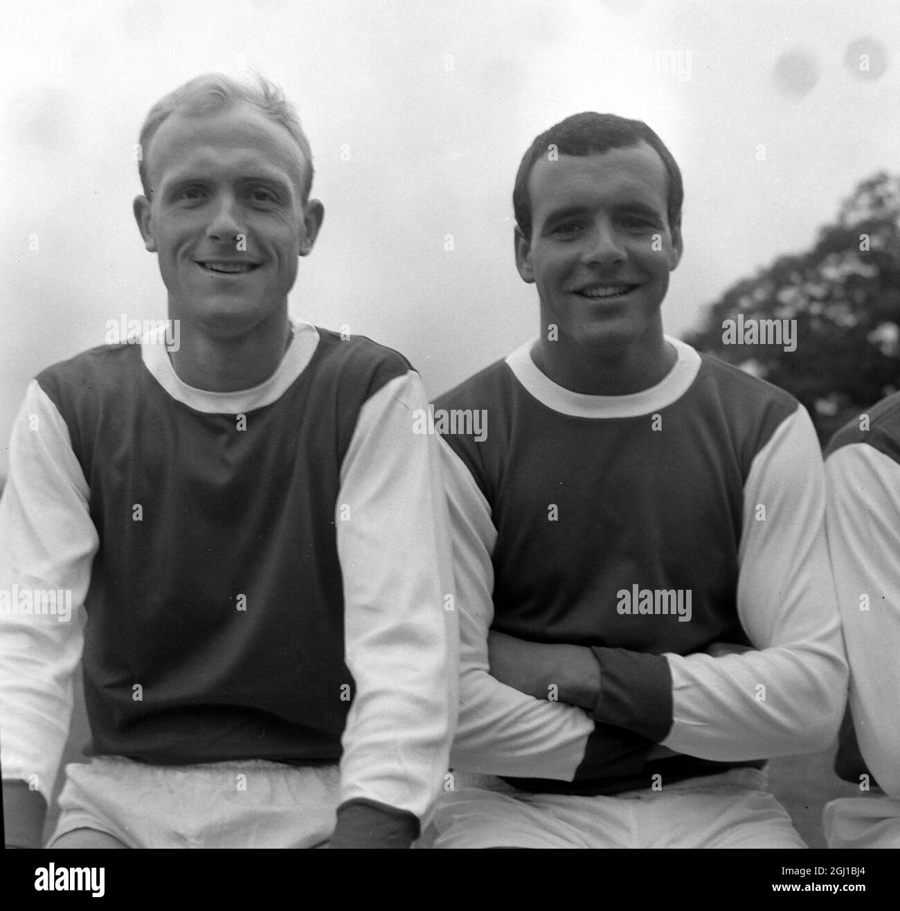 DON HOWE AND JOHN SNEDDEN - PORTRAIT OF FOOTBALLERS OF ARSENAL FC ...