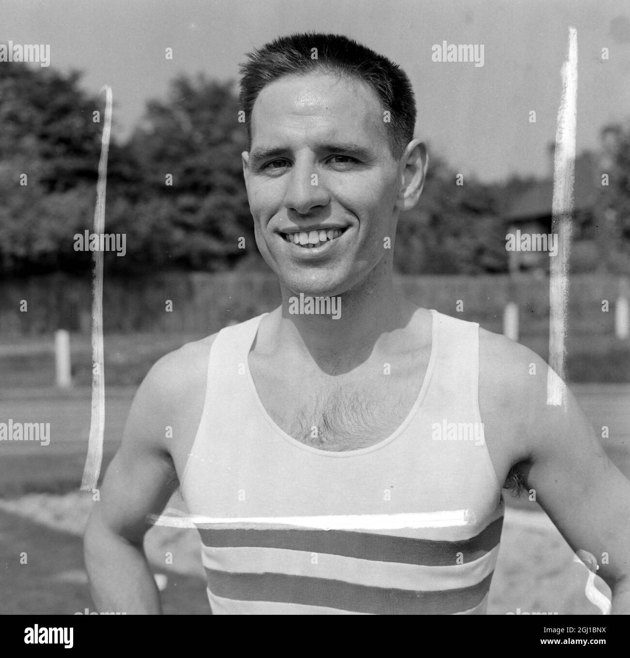 ATHLETE RON JONES PORTRAIT - ; 30 AUGUST 1964 Stock Photo - Alamy