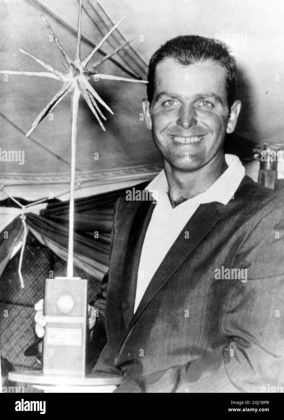 GOLF CARLING OPEN BOBBY NICHOLS FUTURISTIC AS HOLDS CUP IN BIRMINGHAM ...