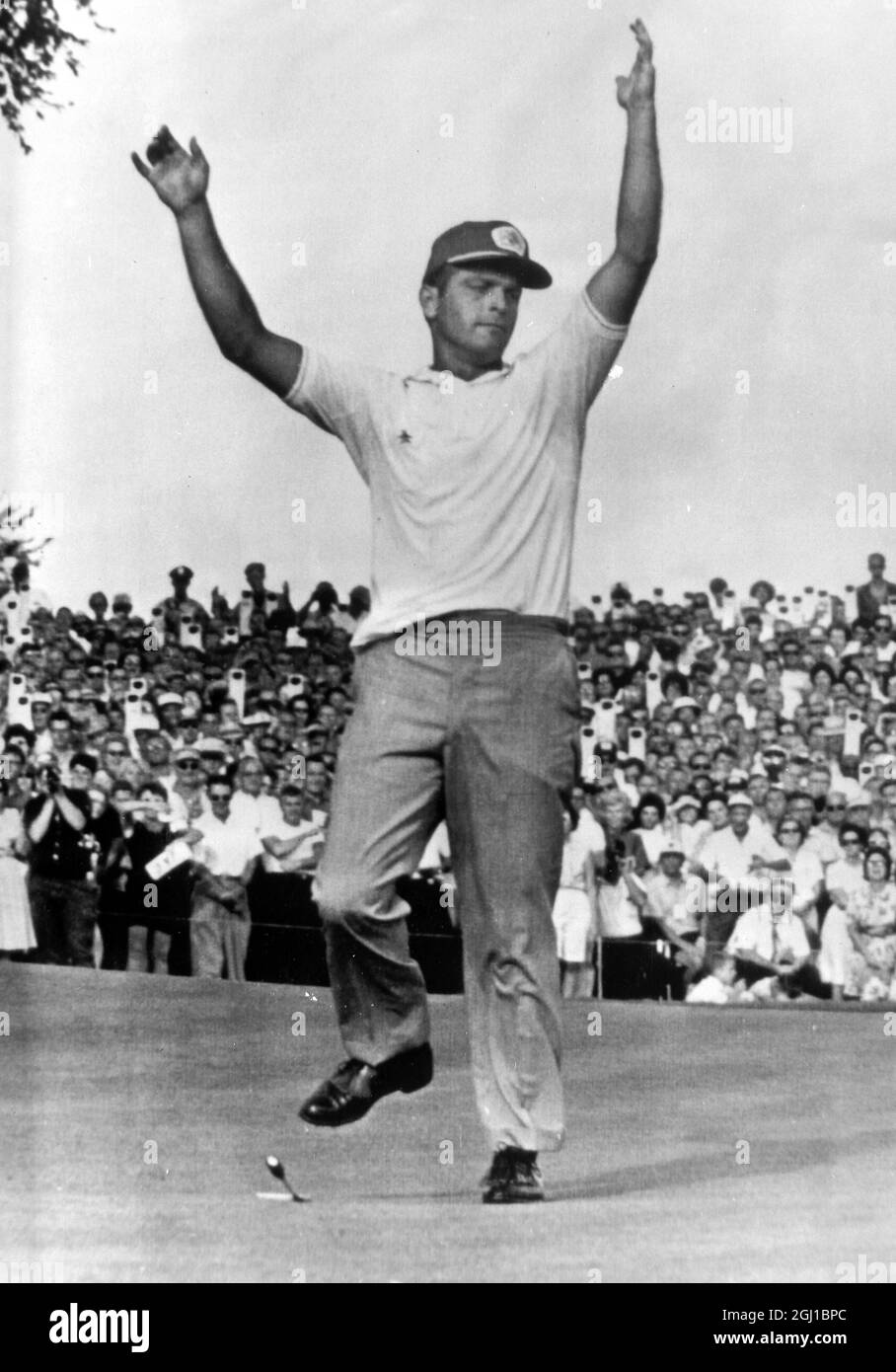 GOLF CARLING OPEN BOBBY NICHOLS DOES VICTORY DANCE IN BIRMINGHAM ; 1 ...