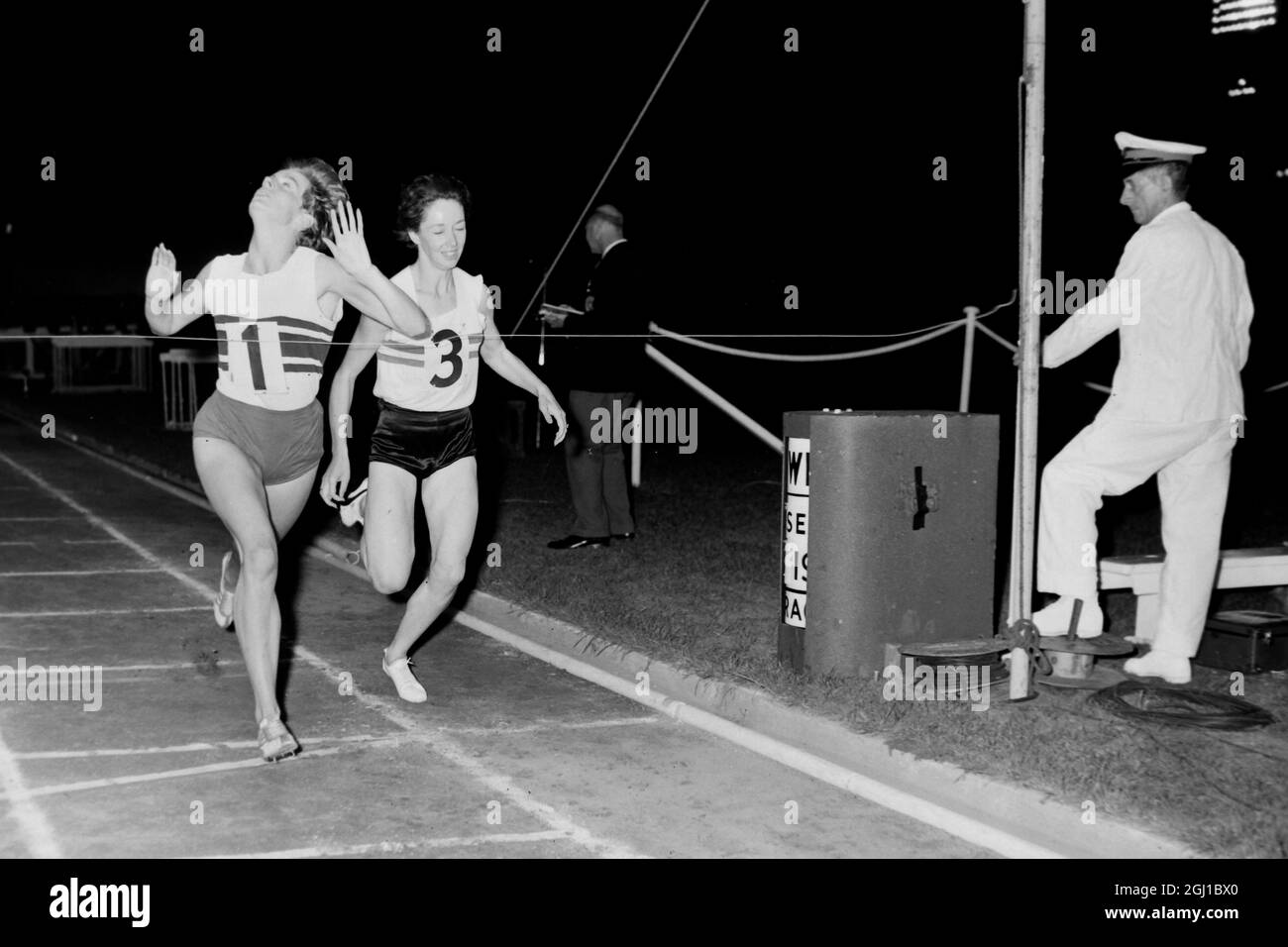 ATHLETE HODSON M WINS 800M WITH ANN PACKER IN LONDON / ; 11 SEPTEMBER ...