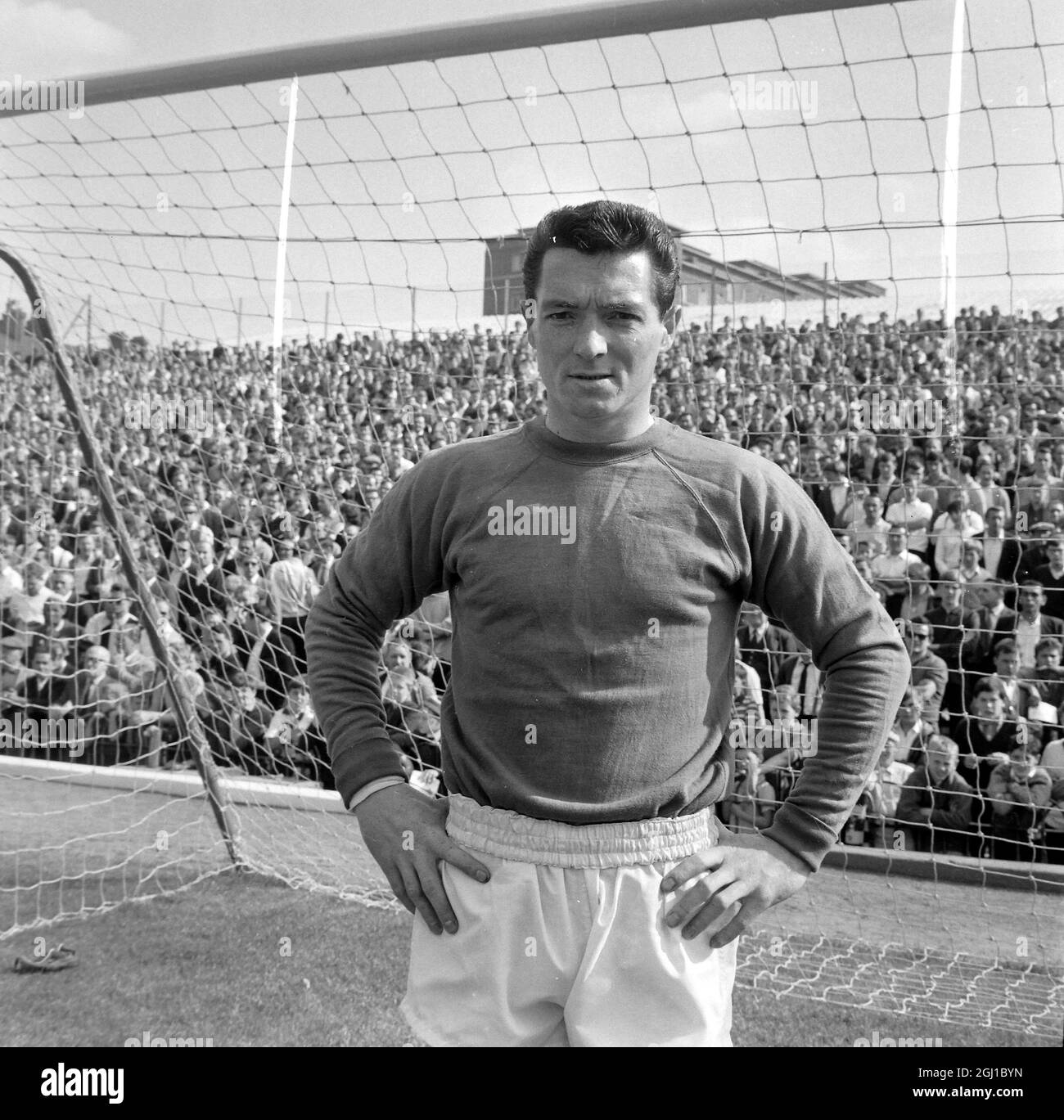 FOOTBALL SANDY MCLAUGHLIN SUNDERLAND SIGNED FROM KILMARNOCK ; 15 ...