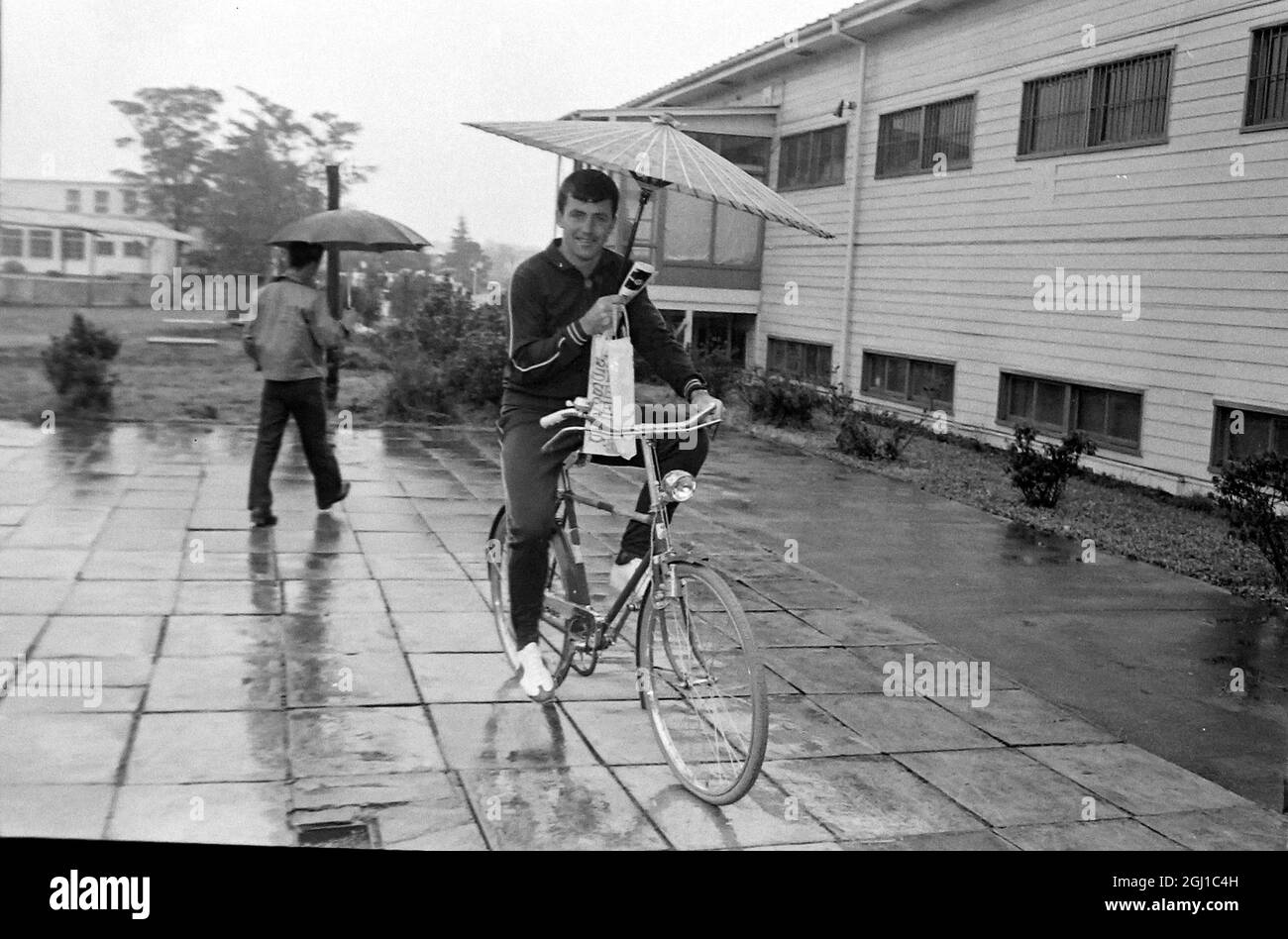 ATHLETE FRED CASEY OF AUSTRALIA AT OLYMPICS IN TOKYO, JAPAN, SUMMER ...