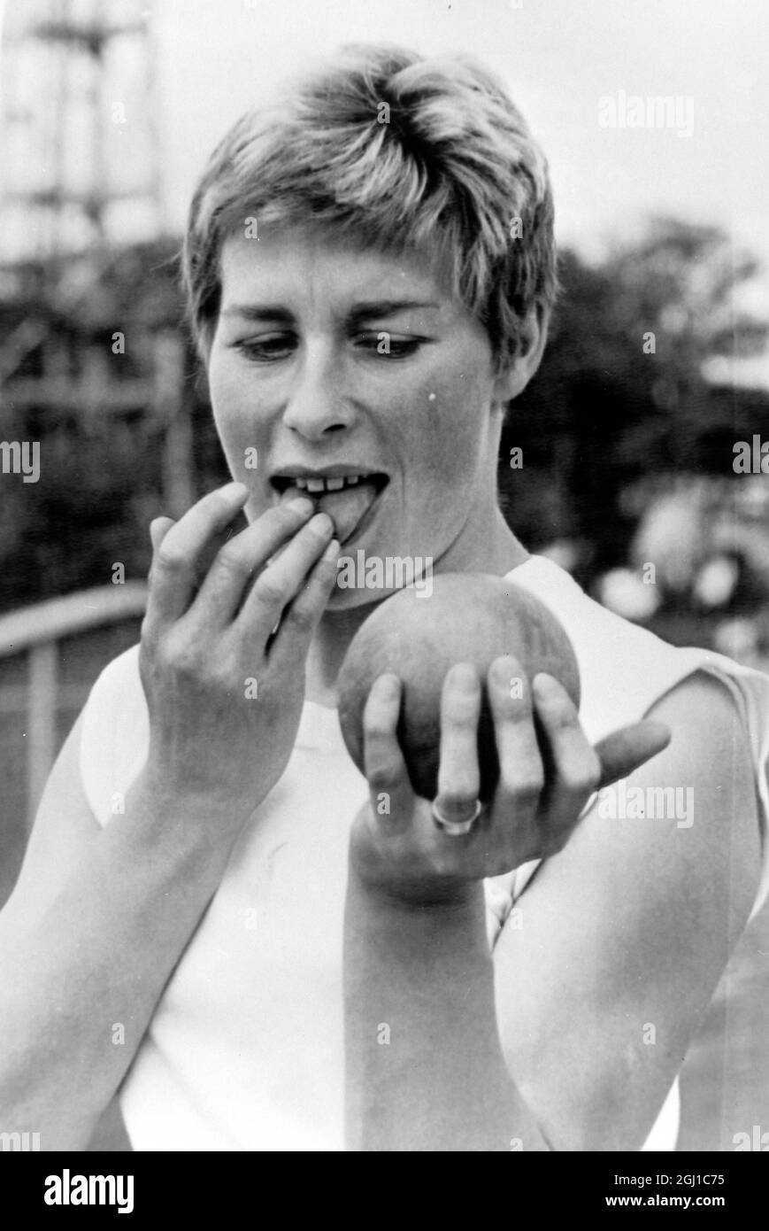 Mary rand olympic hi-res stock photography and images - Alamy