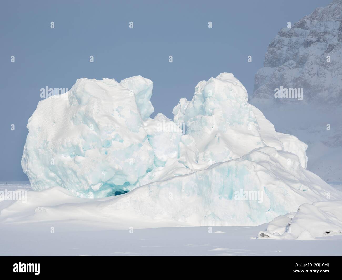 Icebergs frozen into the sea ice of the Uummannaq Fjord System during ...