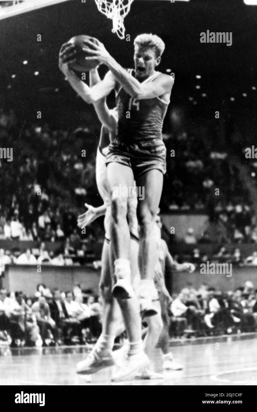1964 tokyo olympic basketball hi-res stock photography and images - Alamy