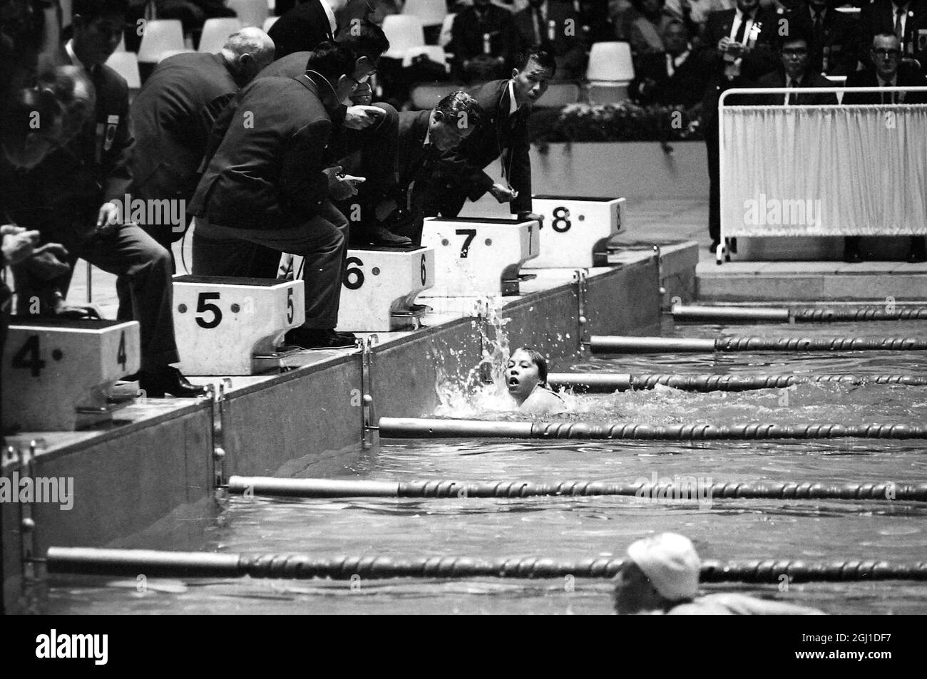 1964 olympics swimming hi-res stock photography and images - Alamy