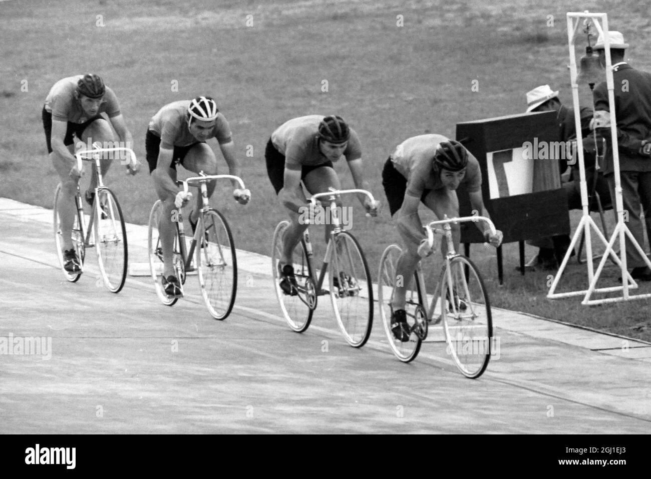Cycling at the olympic games 1964 hi-res stock photography and images ...
