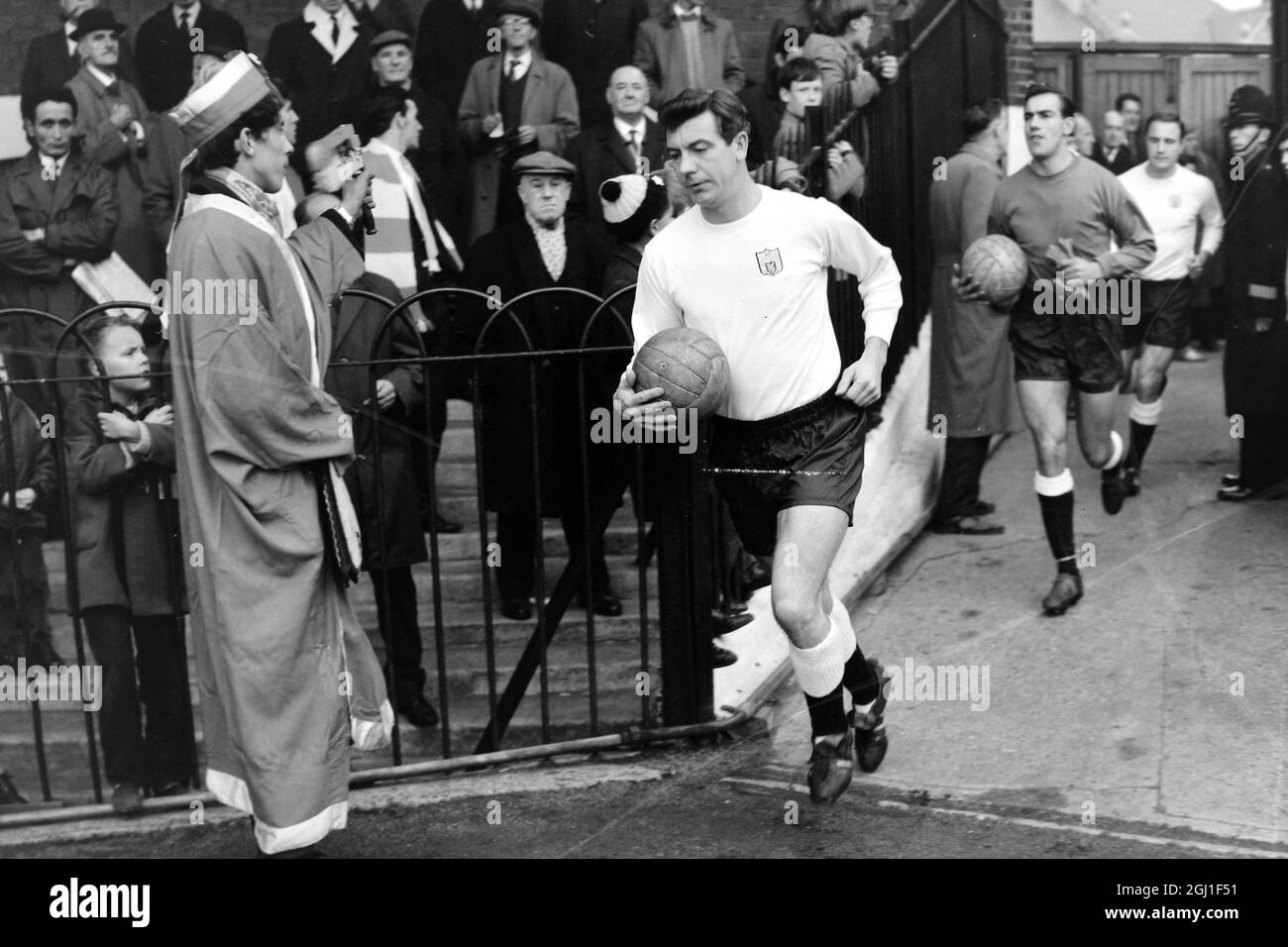 Johnny haynes fulham hi-res stock photography and images - Alamy