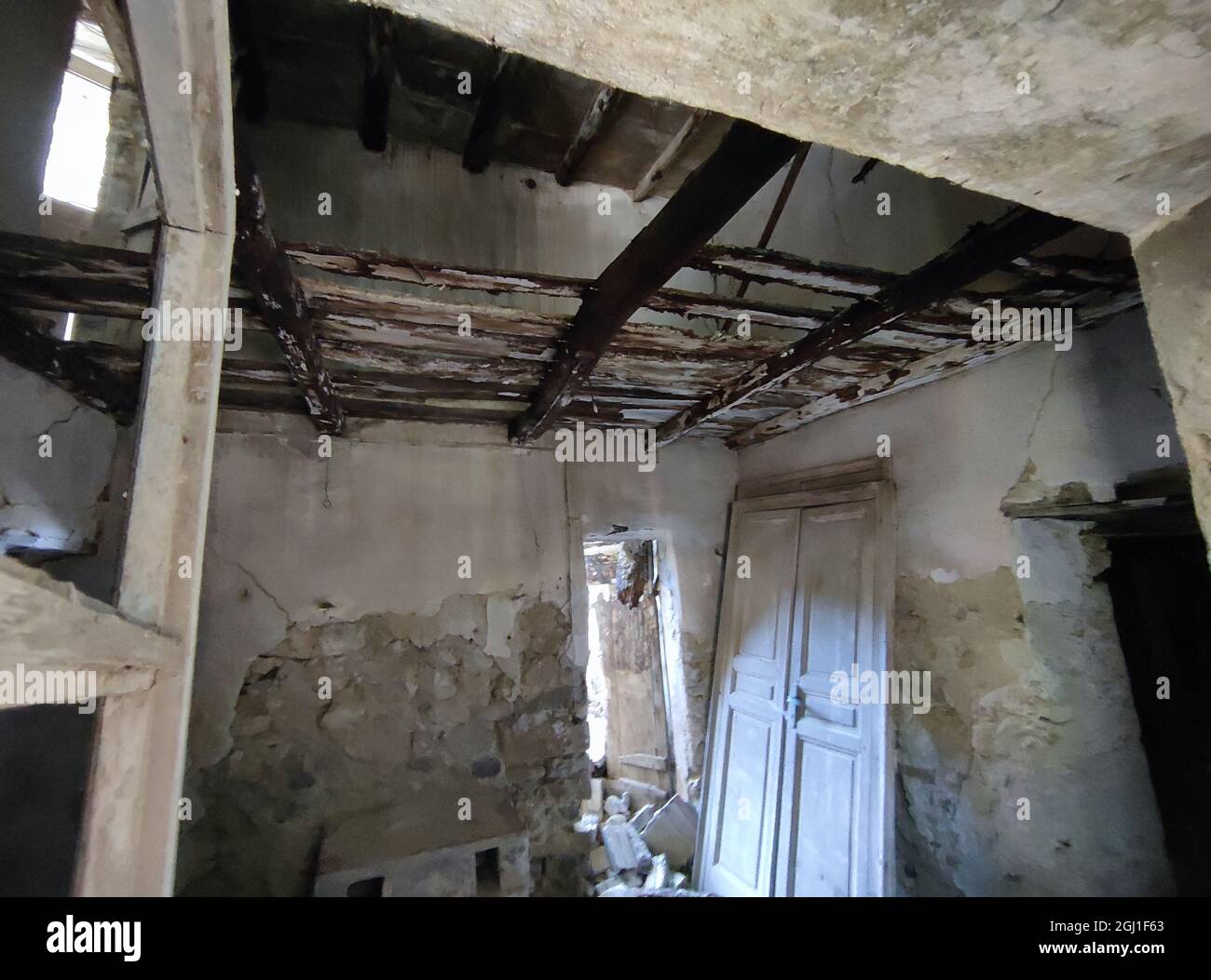 old abandoned roof collapsed farm house in pedmont northen italy Stock ...