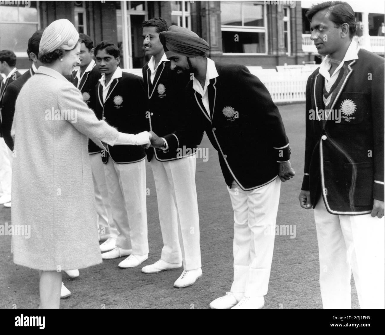 Queen Elizabeth II shakes hands with Cricketer Bishen Singh Bedi 1967 ...