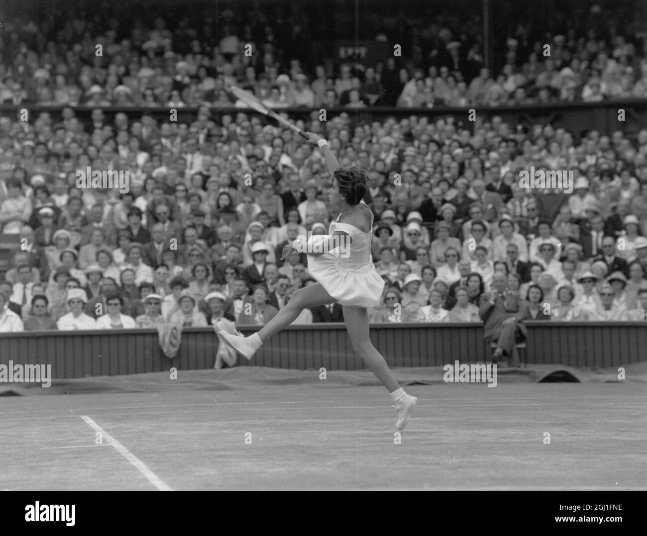 Maria bueno tennis hi-res stock photography and images - Alamy