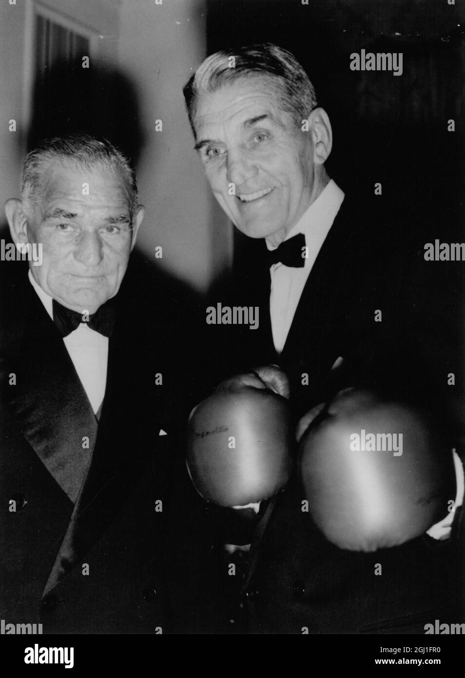 Georges Carpentier ( right ) and Ted "" Kid "" Lewis Stock Photo - Alamy