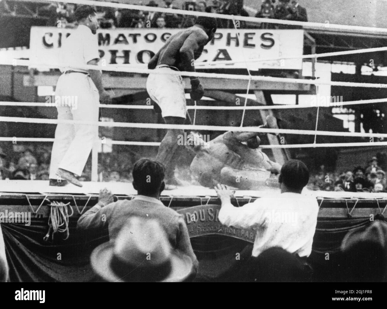 Battling siki hi-res stock photography and images - Alamy