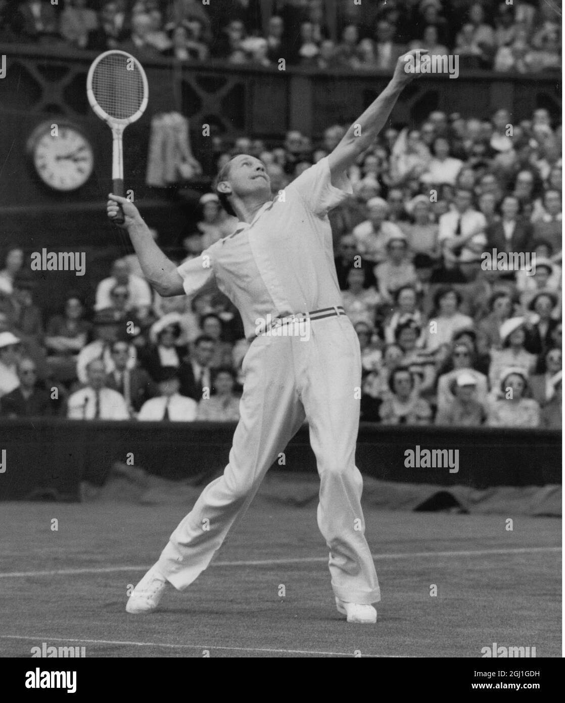 Gottfried von Cramm playing tennis at Wimbledon 25 June 1951 Stock ...