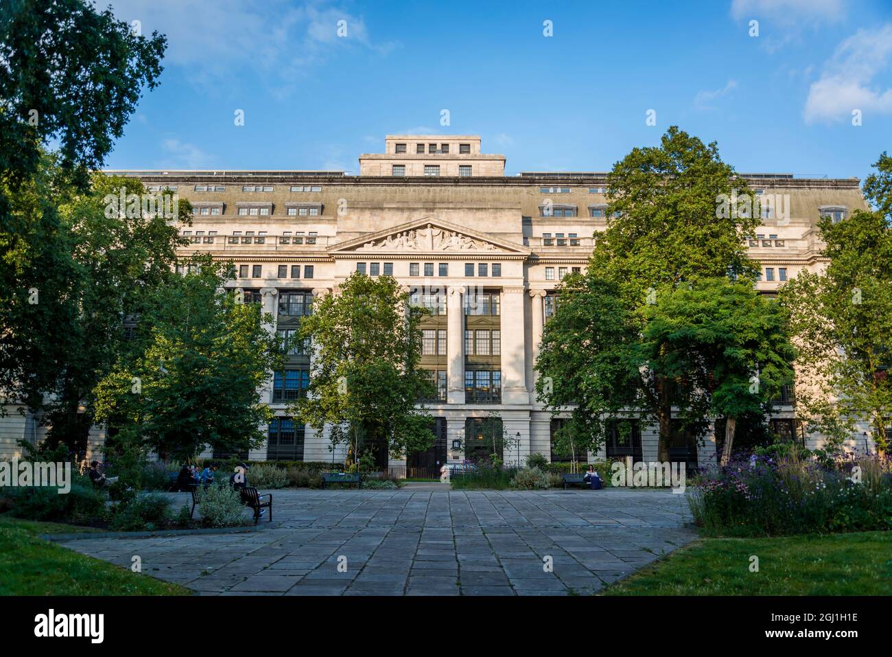 Victoria House, a neoclassical building and Bloomsbury Square Gardens ...