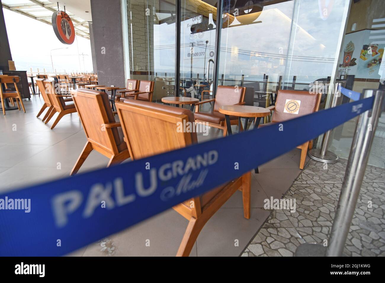Market sulawesi indonesia shopping hi-res stock photography and images ...