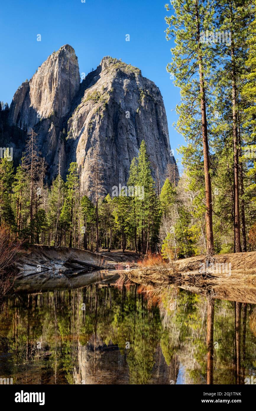 USA, California, Yosemite National Park, Cathedral Rocks and the Merced ...