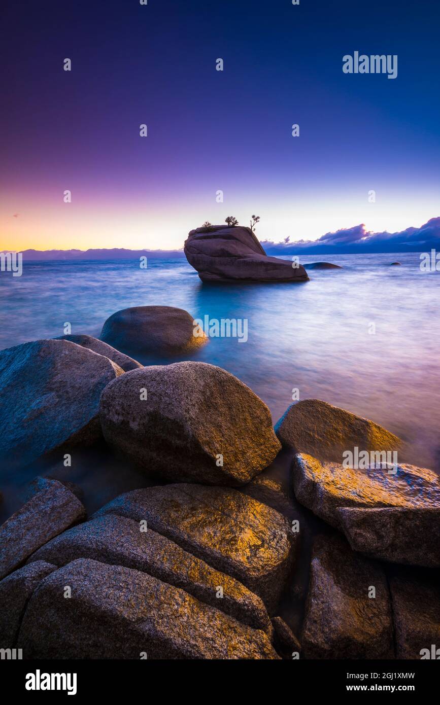 Bonsai Rock at sunset, Lake Tahoe, Nevada, USA Stock Photo - Alamy