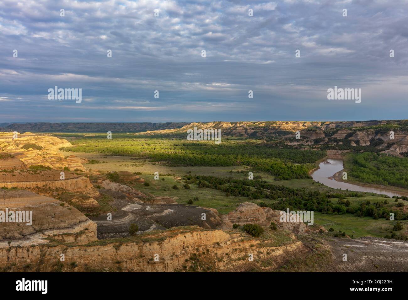 The Little Missouri River from Riverbend Overlook in Theodore Roosevelt ...