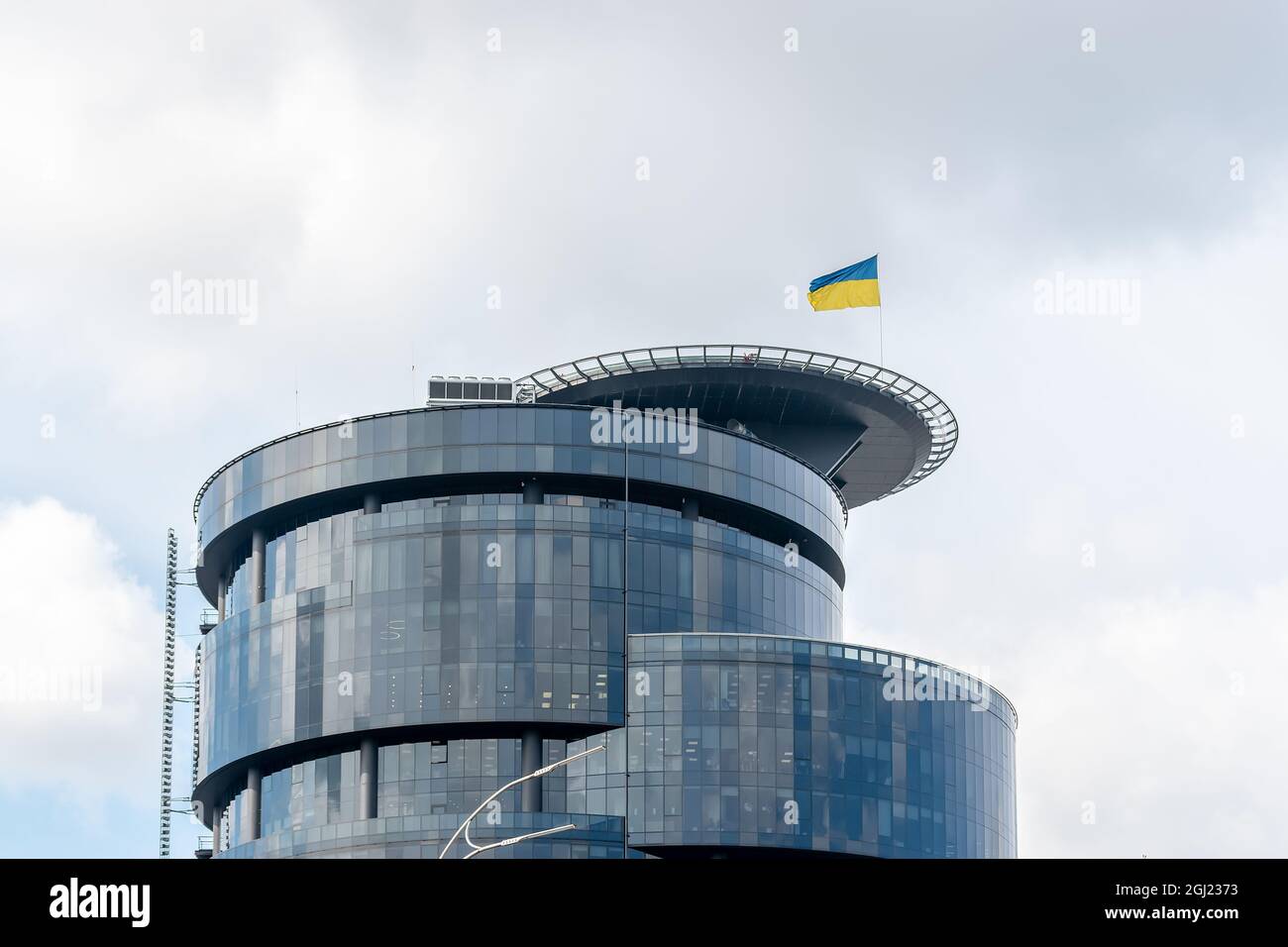 Building with ukraine flag hi-res stock photography and images - Alamy