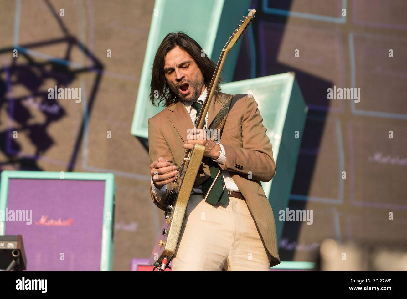 AUGUST 27 - SAN FRANCISCO,CA: Brian Bell of Weezer performs at Oracle ...