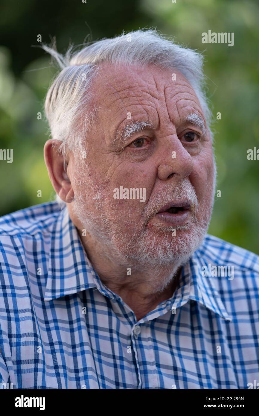 Mr terry waite hi-res stock photography and images - Alamy