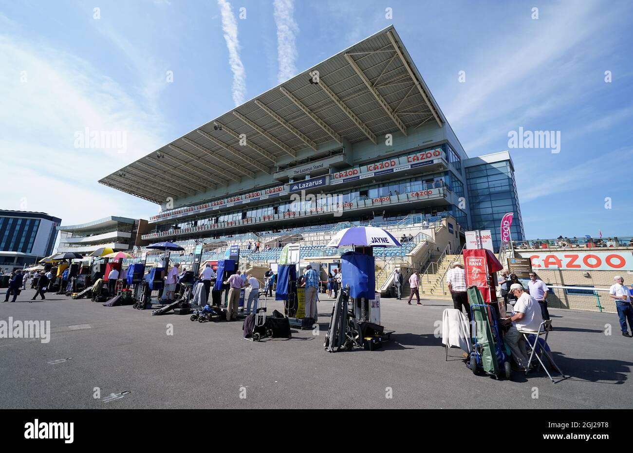 Bookie stands hi-res stock photography and images - Alamy