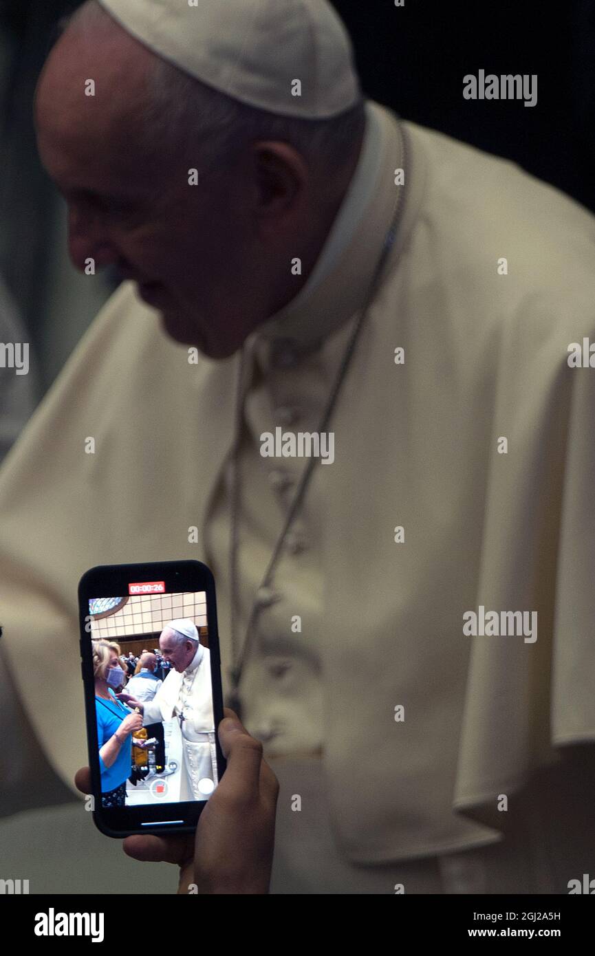 Rome, Italy. 08th Sep, 2021. Sept. 8, 2021 : a faithful takes a photo ...