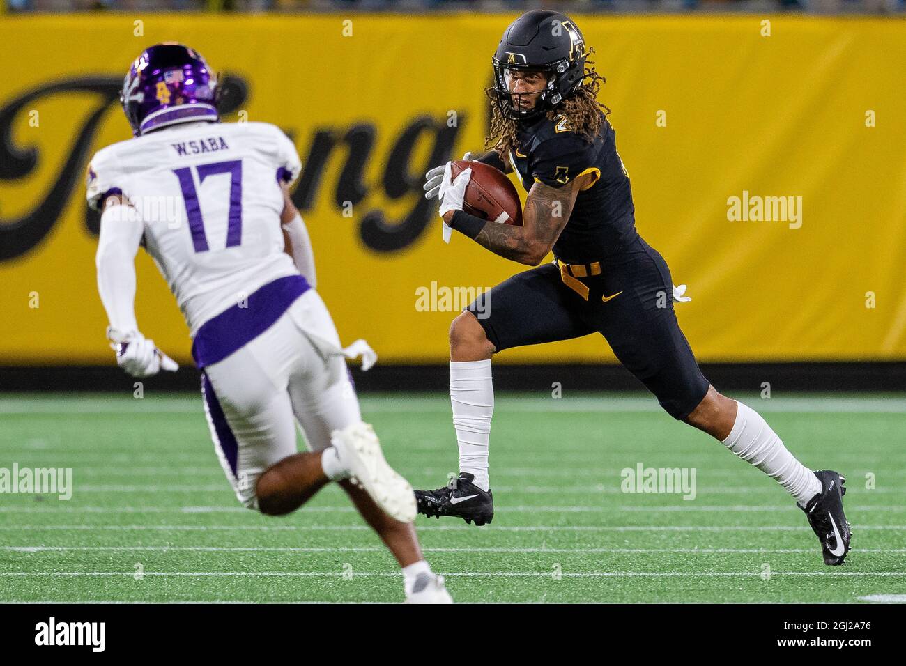 Appalachian state mountaineers wide receiver hi-res stock photography ...