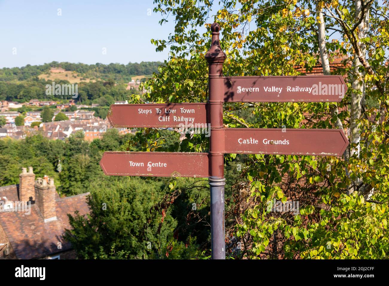 Tourist fingerpost sign hi-res stock photography and images - Alamy