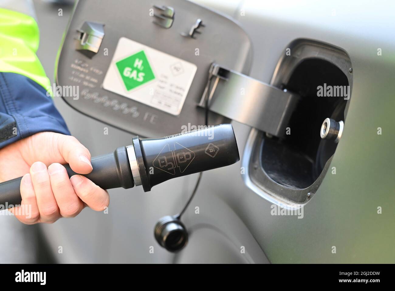 Munich. 8th Sep, 2021. Dispensing nozzle for hydrogen in front of the ...