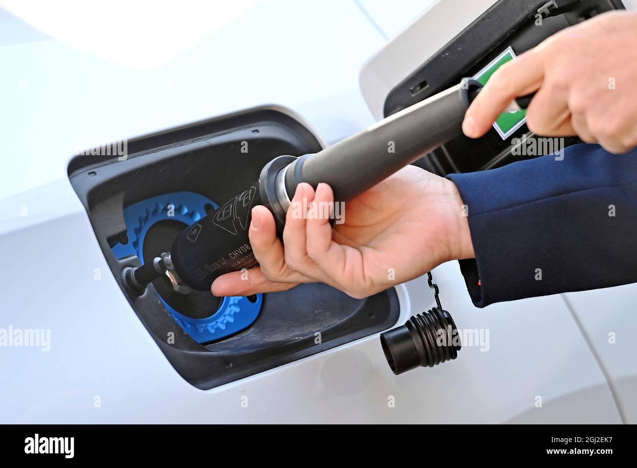 Munich. 8th Sep, 2021. Dispensing nozzle for hydrogen in front of the ...
