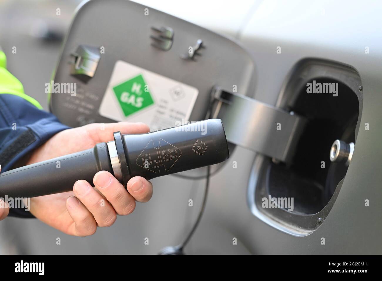 Munich. 8th Sep, 2021. Dispensing nozzle for hydrogen in front of the ...