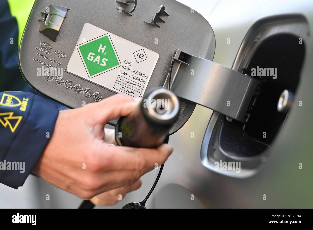 Munich. 8th Sep, 2021. Dispensing nozzle for hydrogen in front of the ...