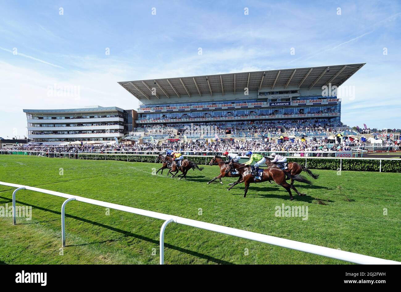 Jockey robert havlin doncaster racecourse hi-res stock photography and ...
