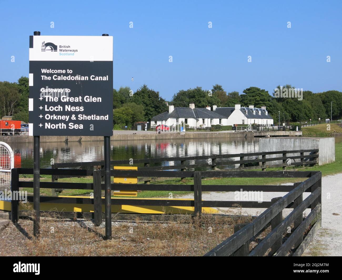 West highland way sign fort william hi-res stock photography and images ...