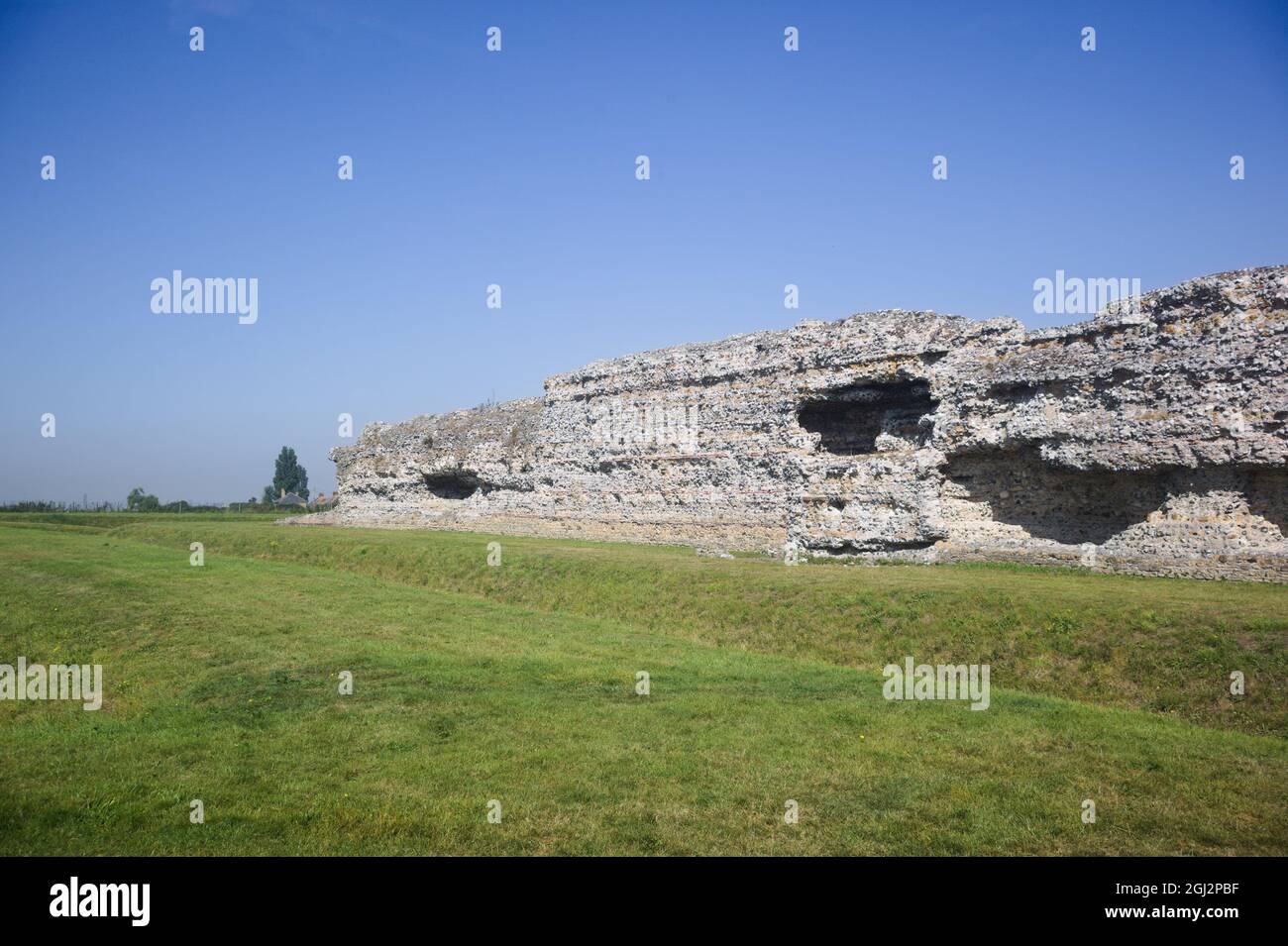 Roman Britain Heritage Arts & Culture - View of Richborough Roman Fort ...