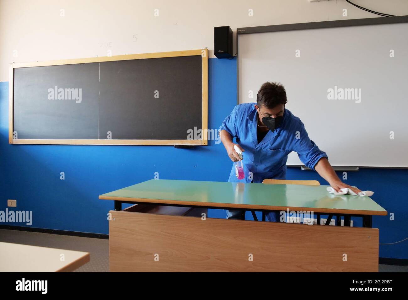 Janitor school hi-res stock photography and images - Alamy