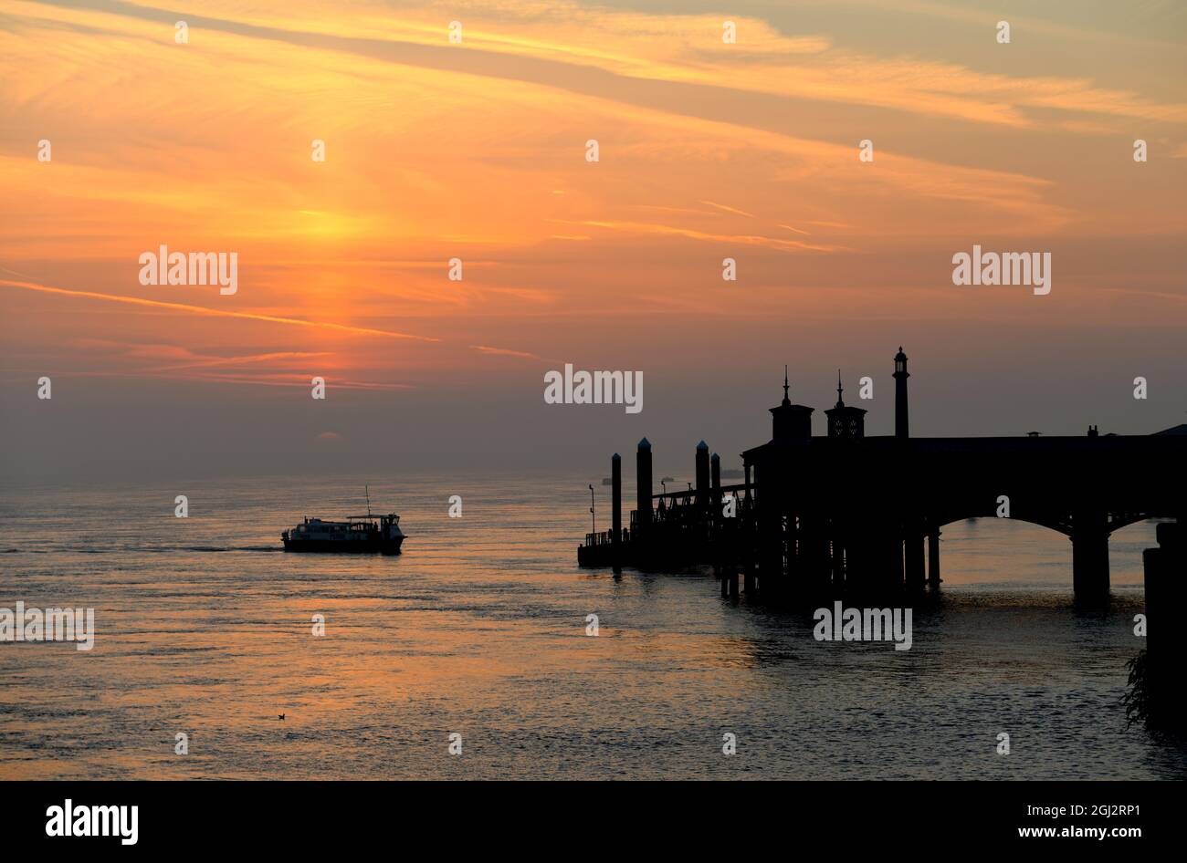 Dawn pier ferry tilbury thames swift hi-res stock photography and ...