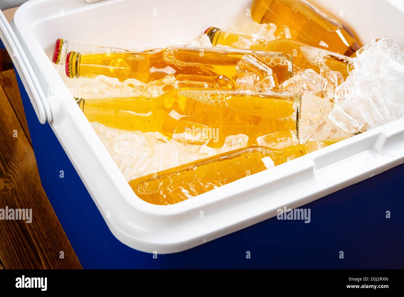 Beer bottles in case hi-res stock photography and images - Alamy
