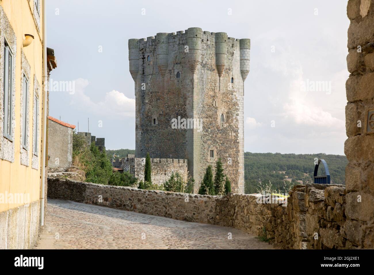 Monleon hi-res stock photography and images - Alamy