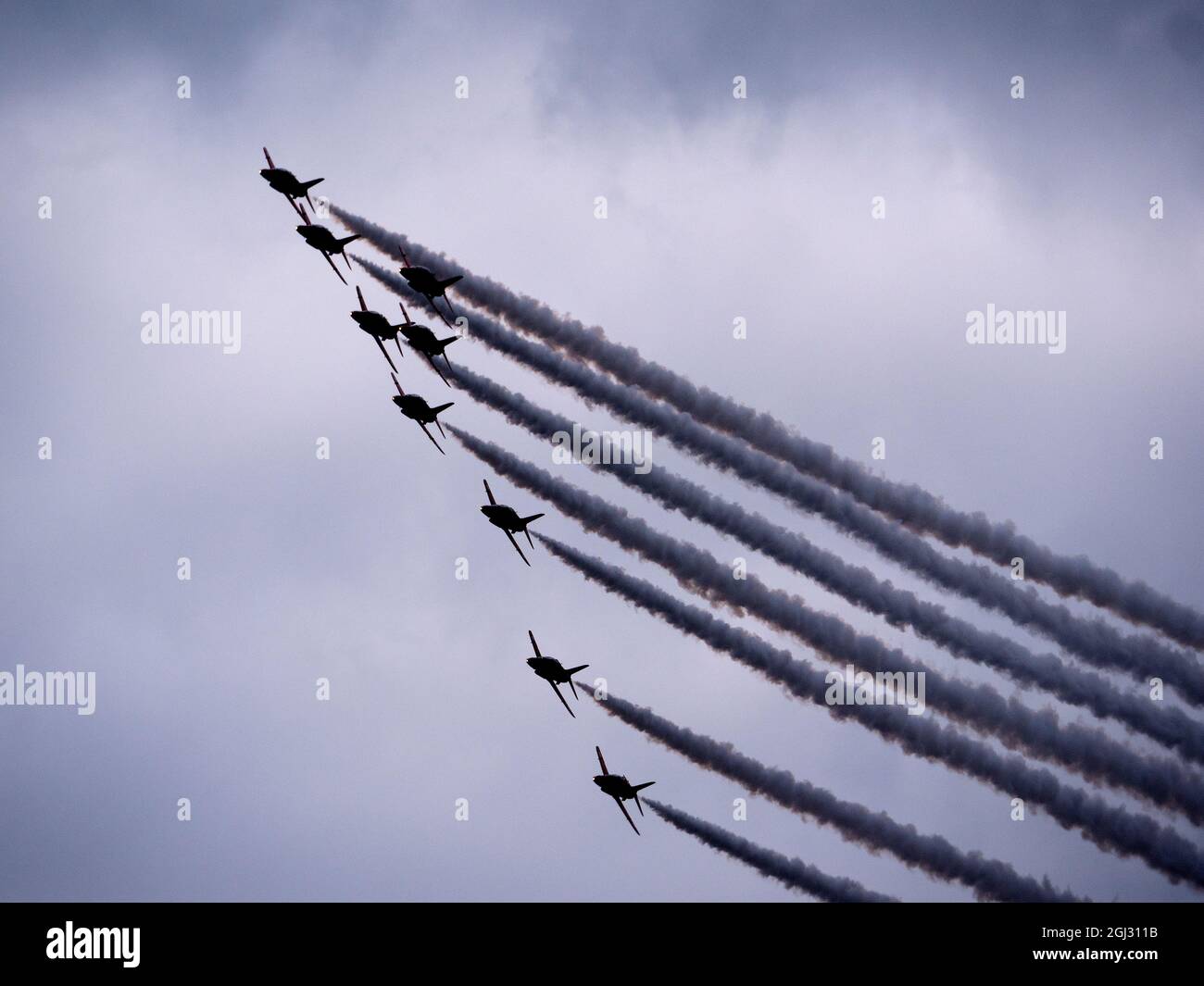 Red arrows formation team hi-res stock photography and images - Alamy